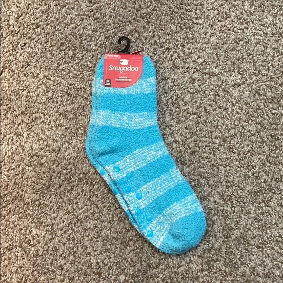 Accessories | Nwt Snugadoo Blue Fuzzy Socks With Silicone Grips | Poshmark